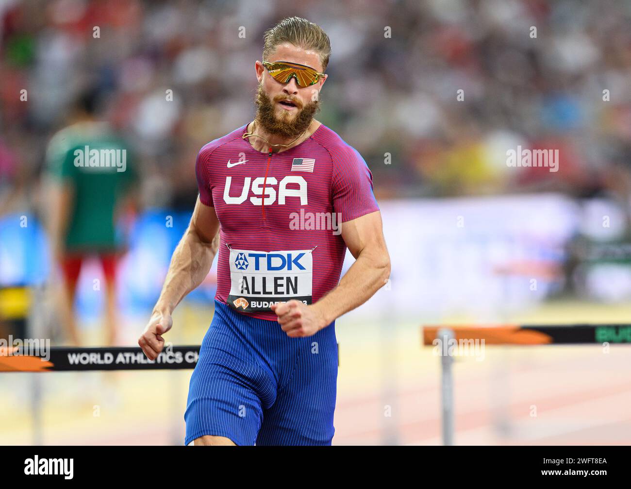 CJ ALLEN nahm an den 400-Meter-Hürden bei der Leichtathletik ...