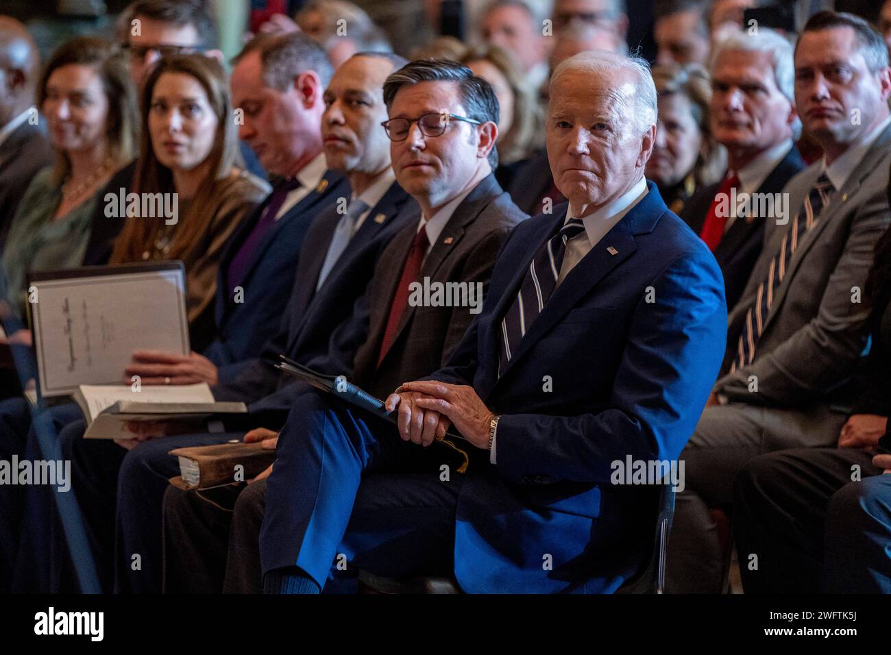 Washington, Usa. Februar 2024. US-Präsident Joe Biden (R), zusammen mit ...