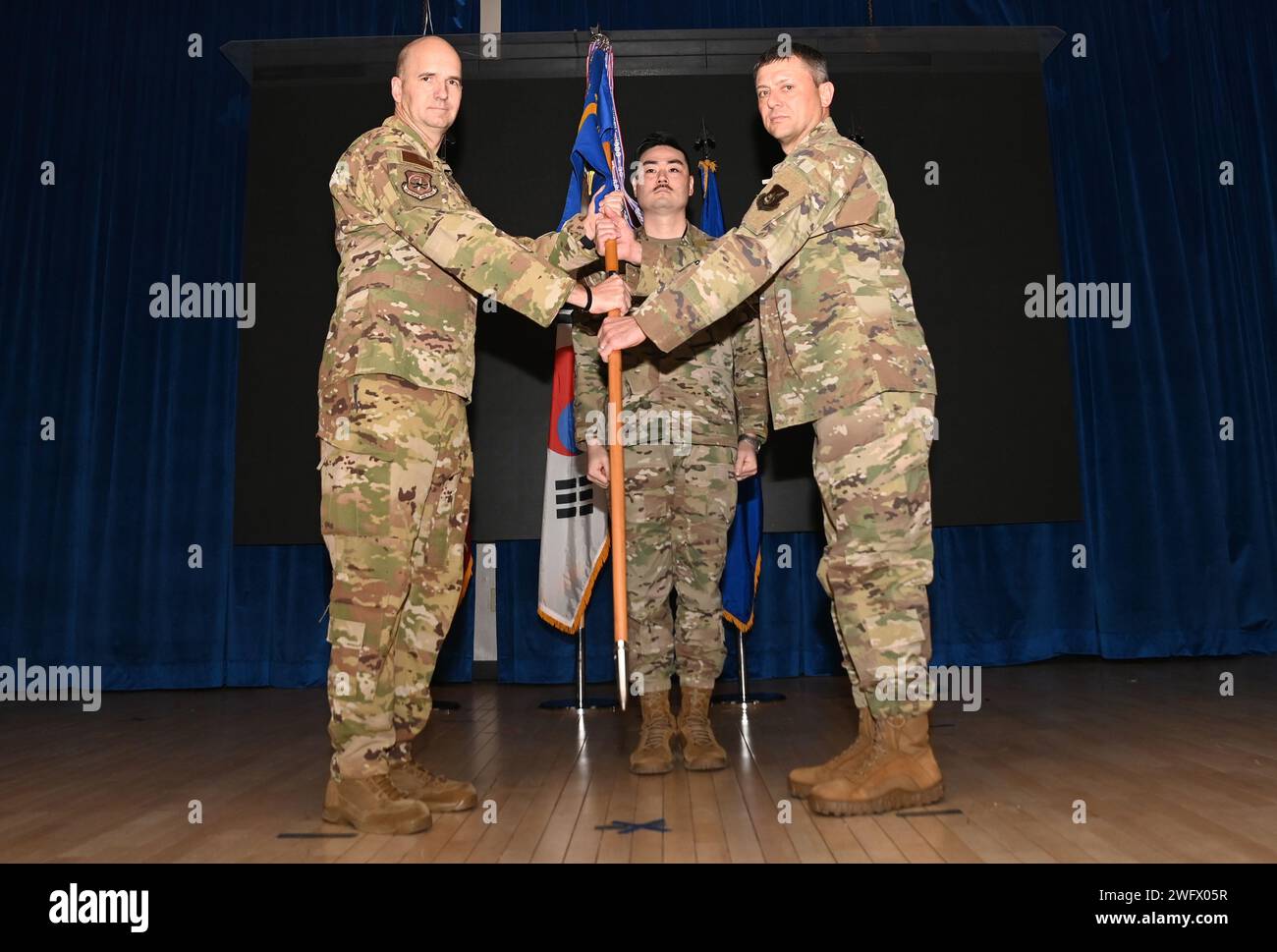 Brig. General Ryan P. Keeney, links, stellvertretender Kommandeur der 7 ...