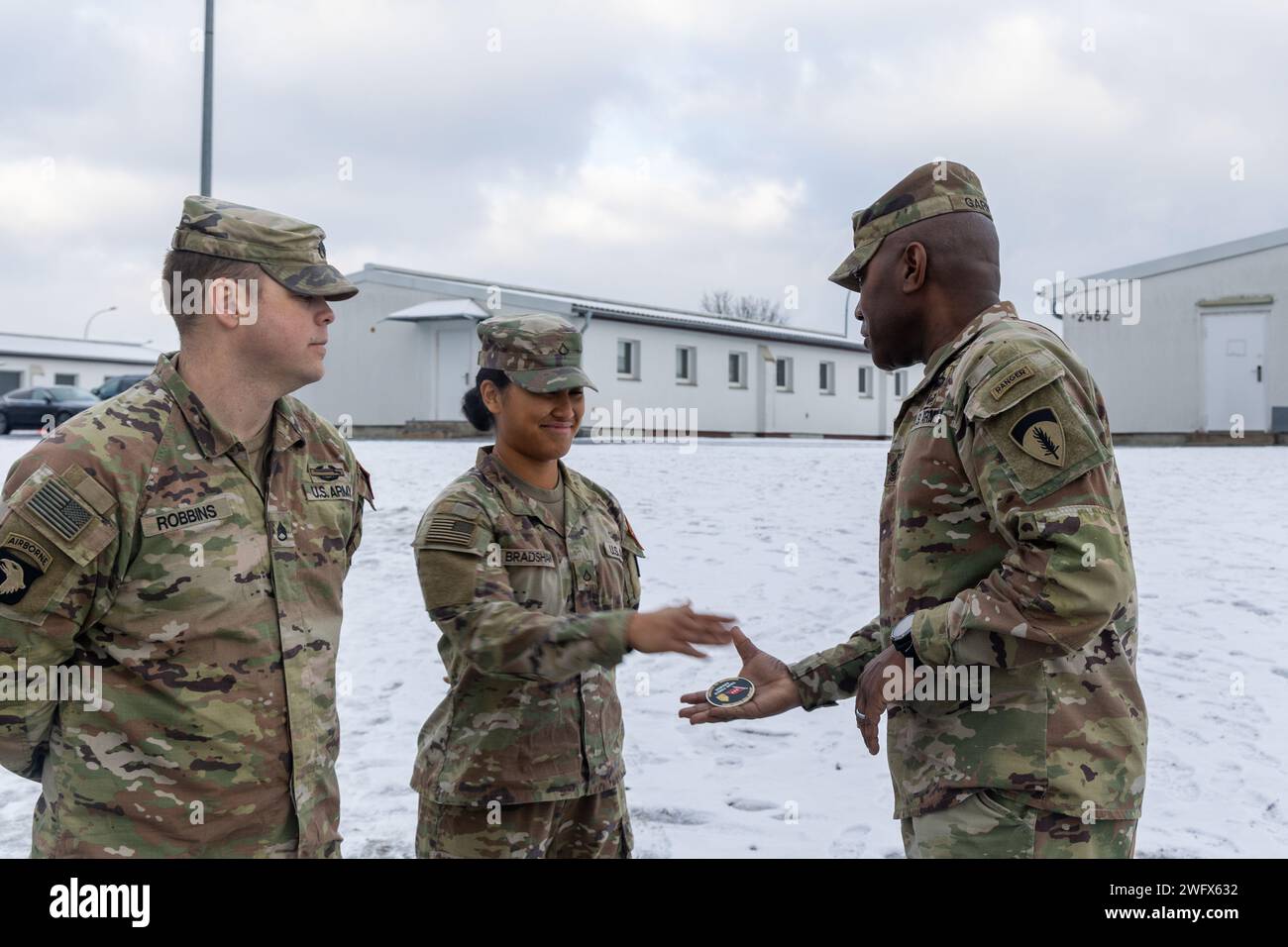 Major Derrick C. Garner von der Sicherheitsassistenz-Gruppe Ukraine ...