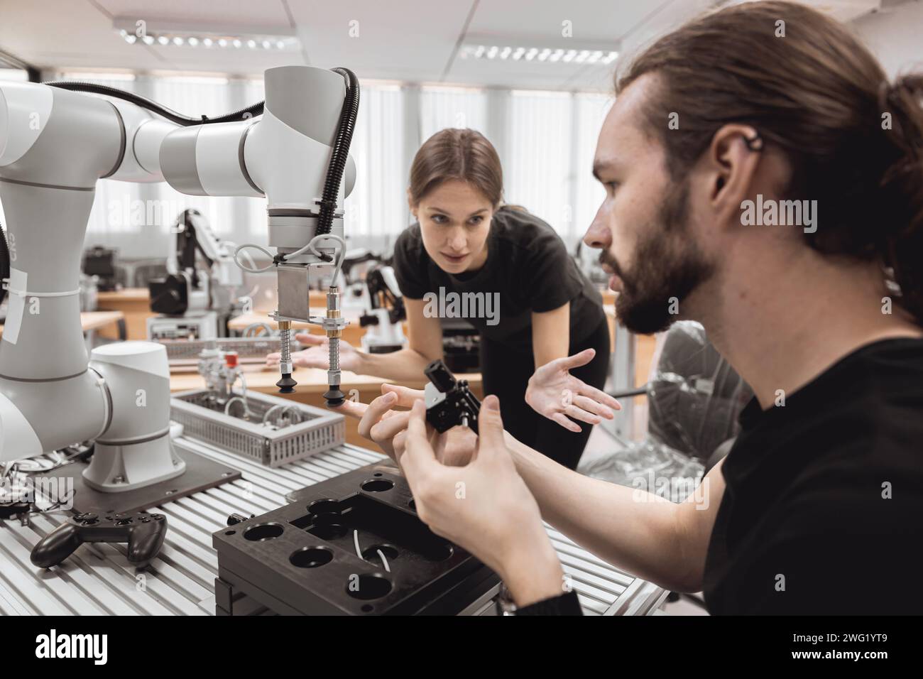 Robotik simulation -Fotos und -Bildmaterial in hoher Auflösung – Alamy