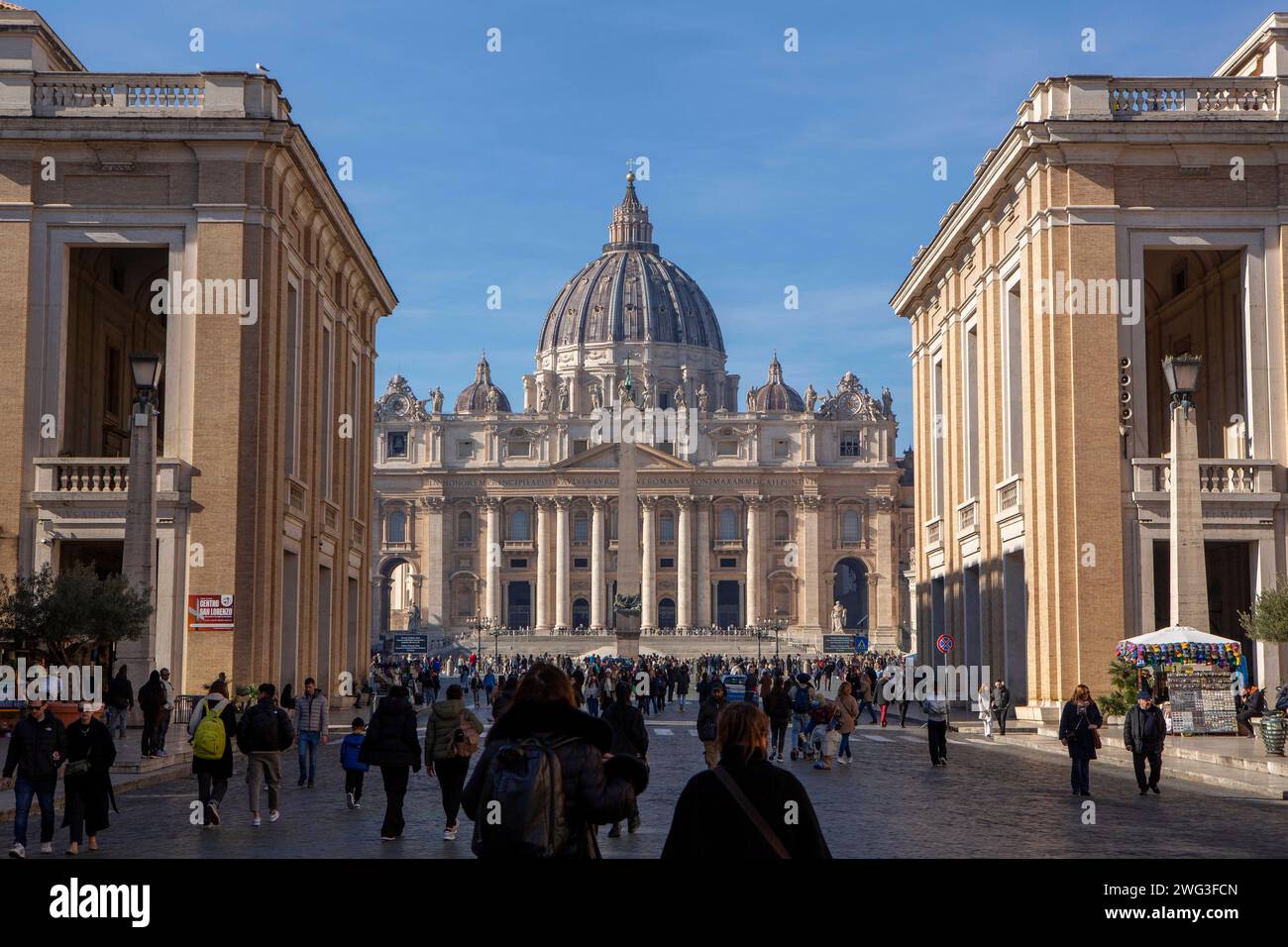 Die Basilika Sankt Peter im Vatikan San Pietro im Vaticano ist die ...
