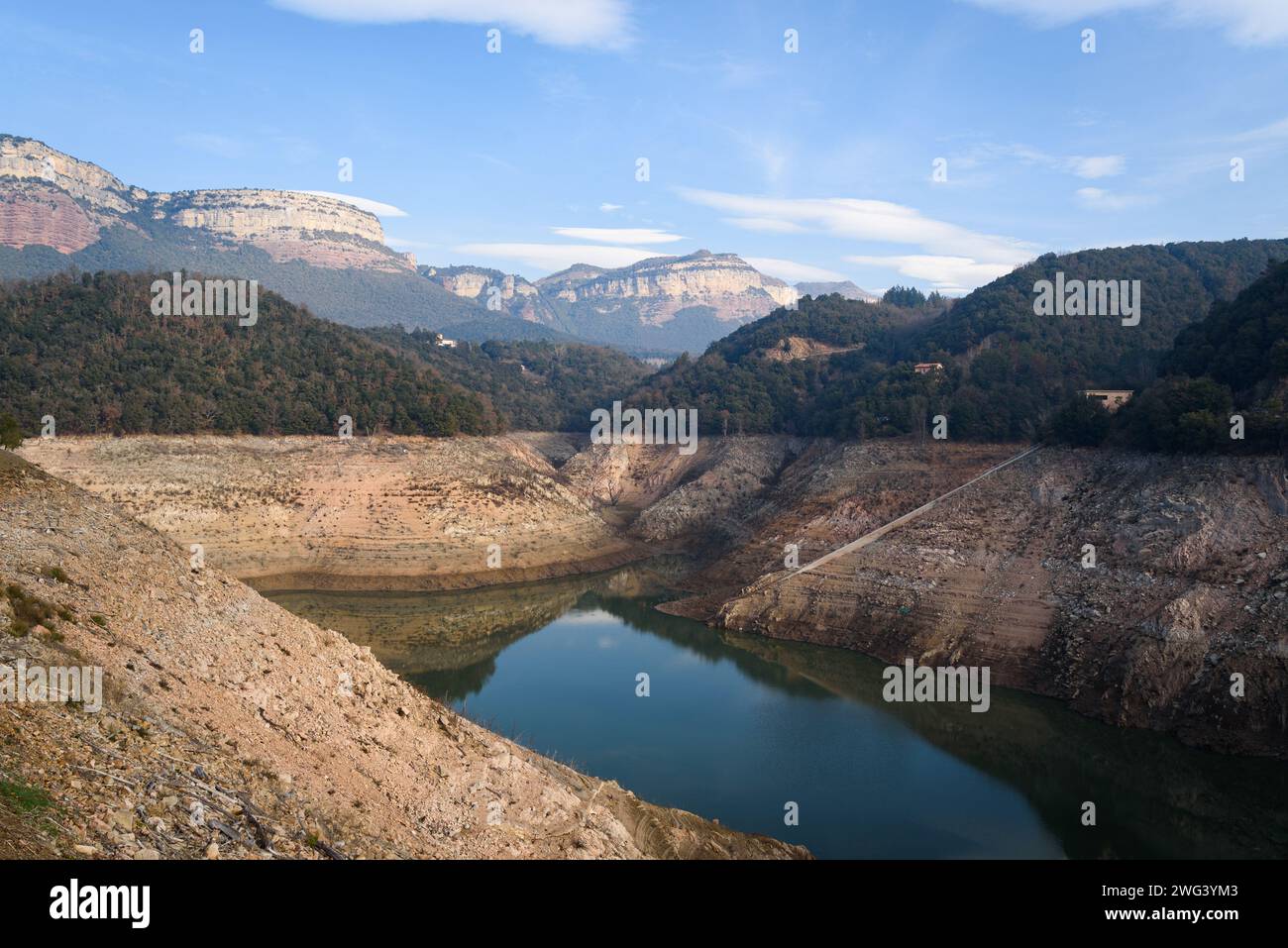 Vilanova De Sau, Spanien. Februar 2024. Der Wasserstand am Sau-Stausee ...