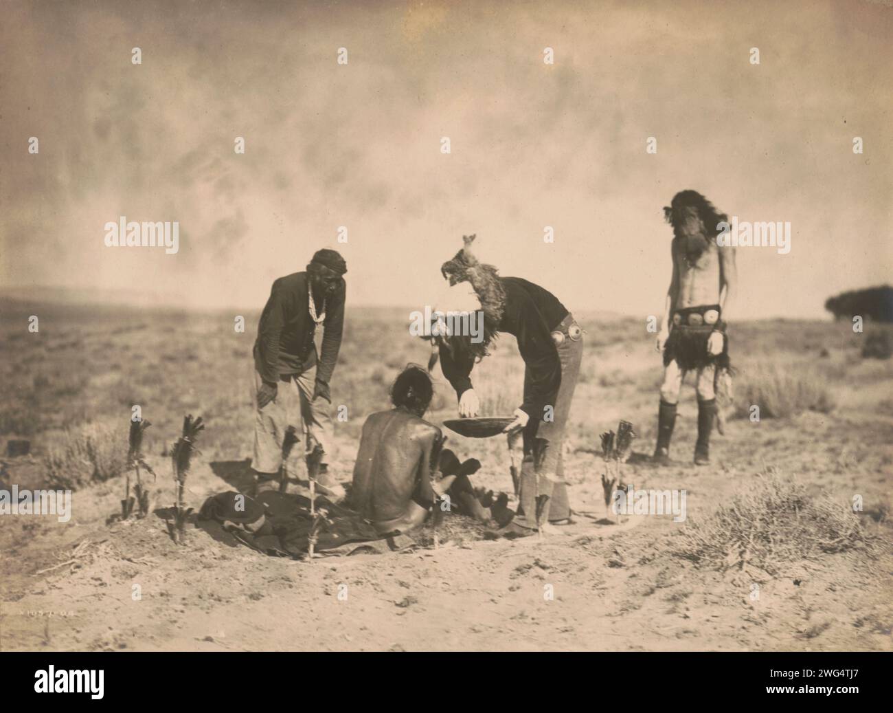 Das Medikament-Navaho, 1905. Foto zeigt aNavajo Schamane, der dem ...