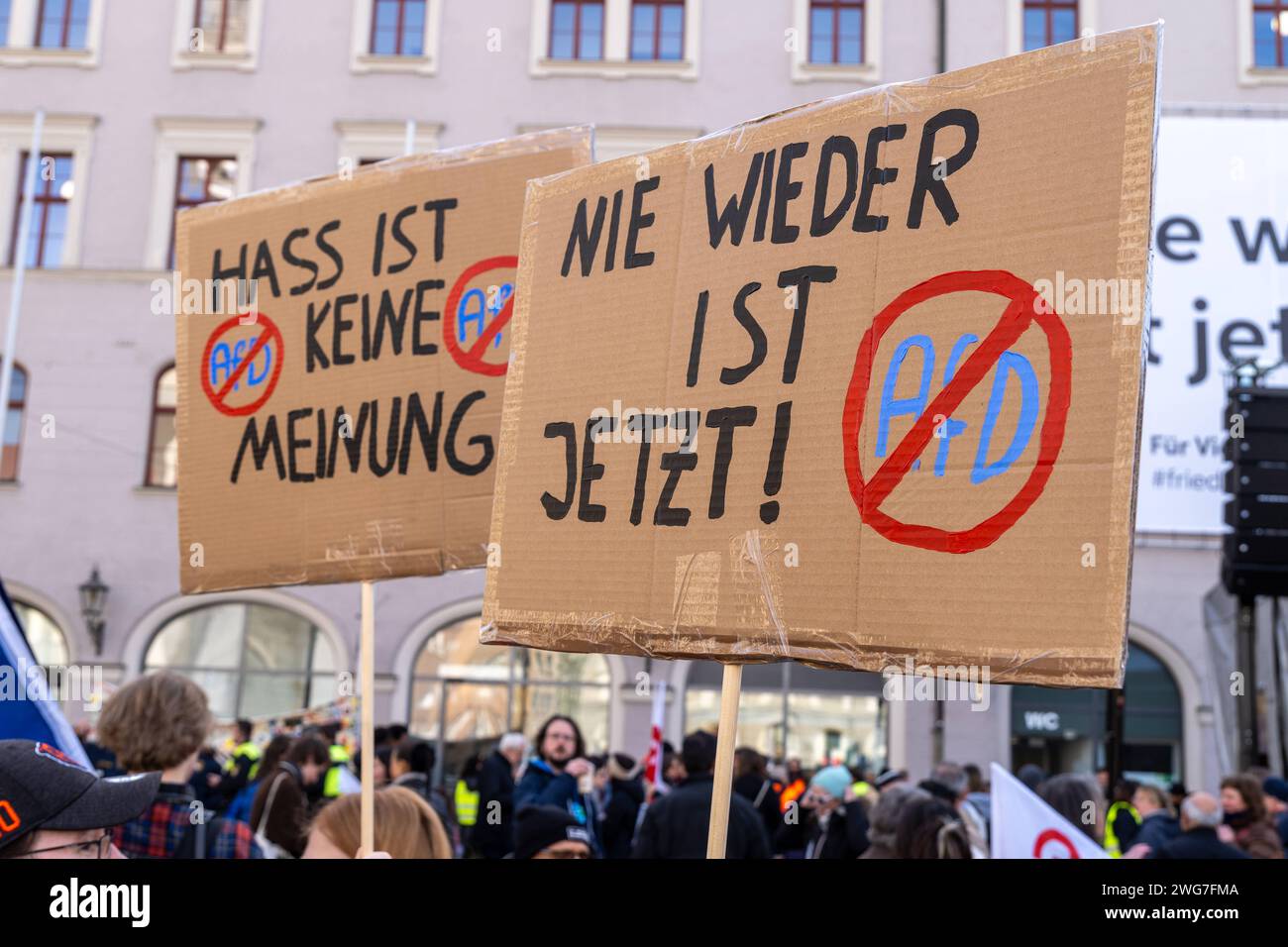 Augsburg, Bayern, Deutschland - 3. Februar 2024: Parolen gegen ...