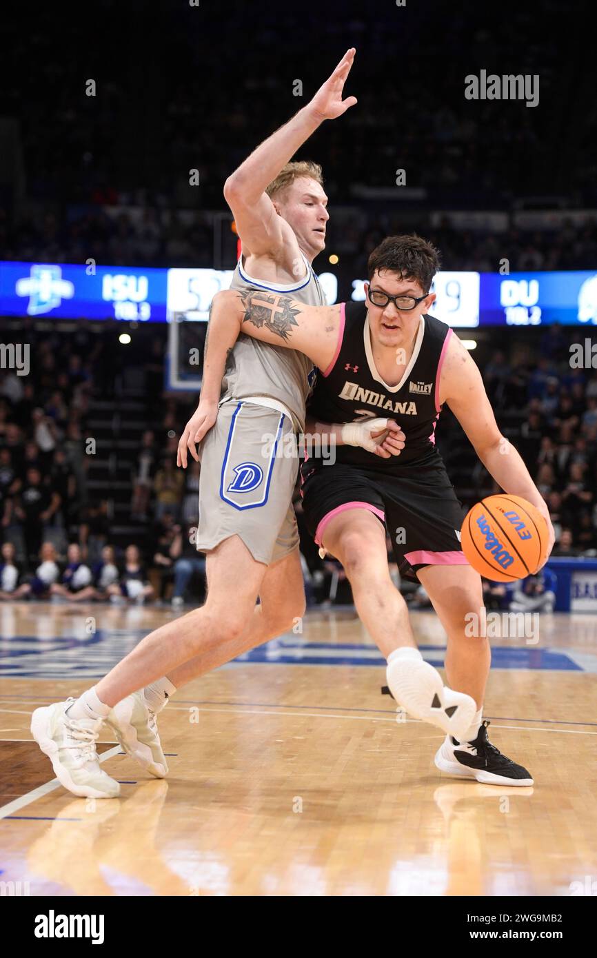 TERRE HAUTE, IN - FEBRUARY 03: Indiana State Sycamores Center Robbie ...