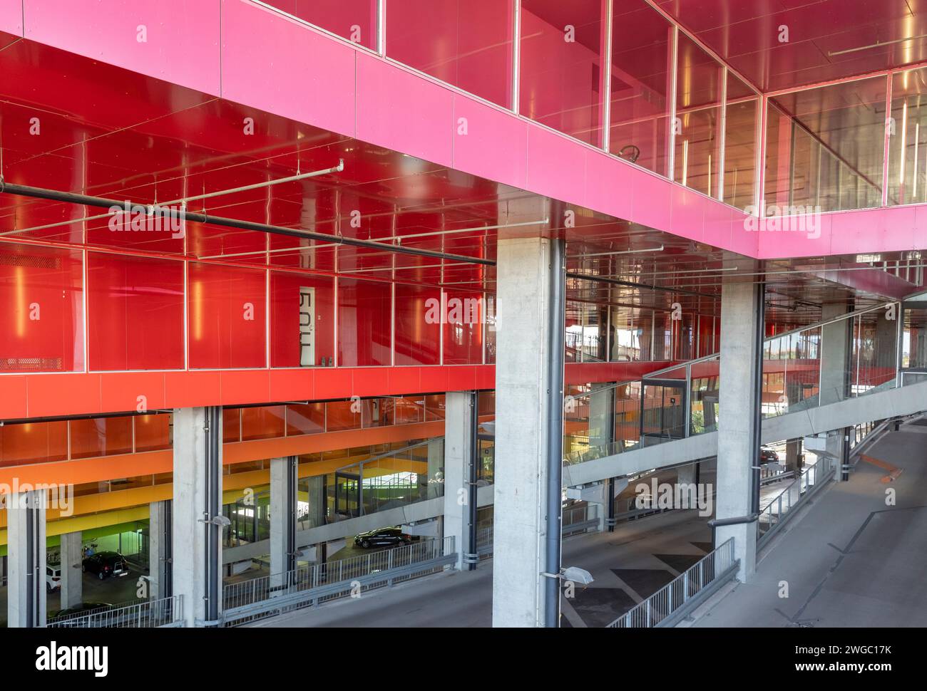 Mountain dwellings kopenhagen -Fotos und -Bildmaterial in hoher ...