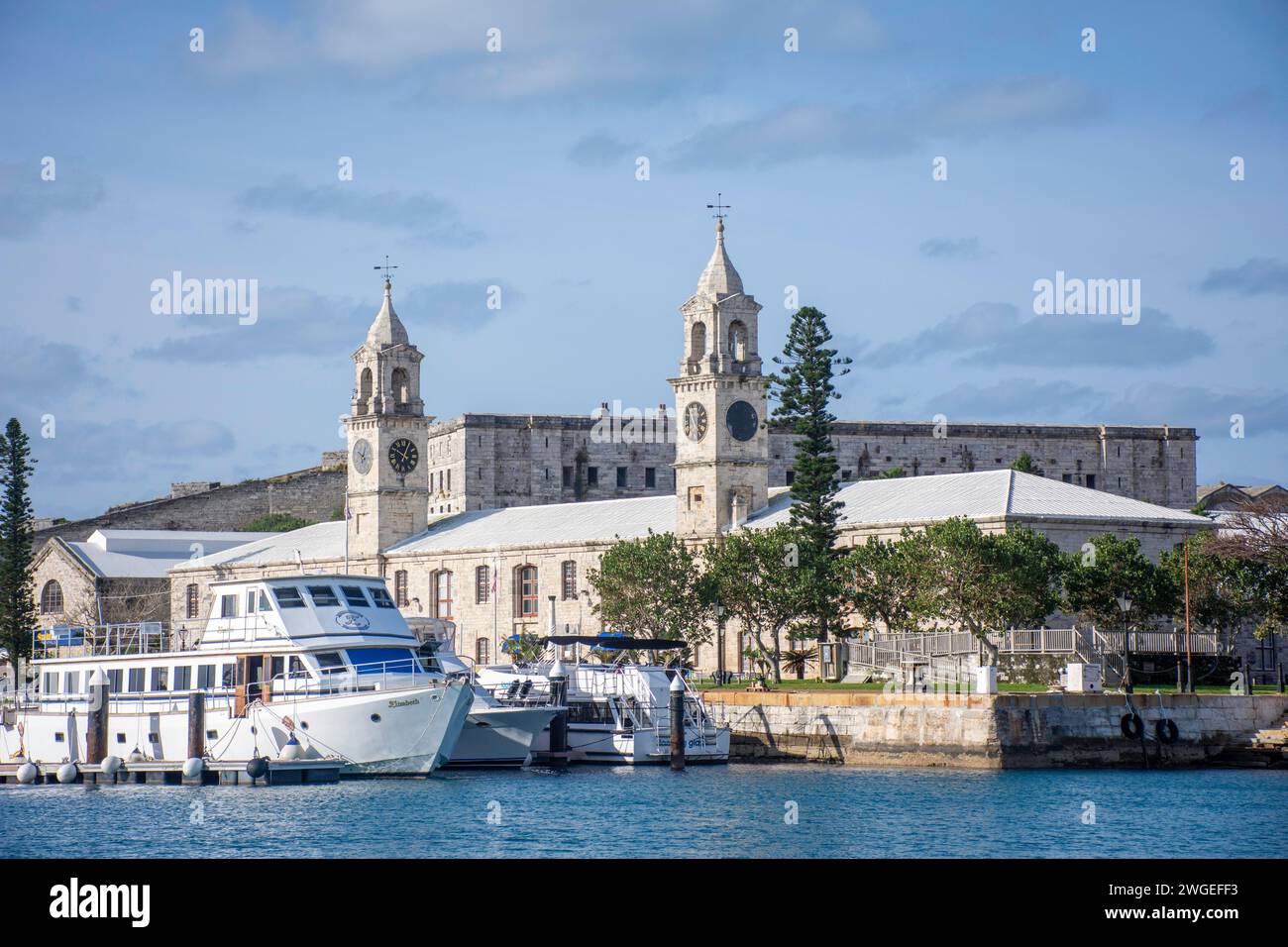 Historisches Clocktower Shopping Mall Building vom North Basin, Royal ...
