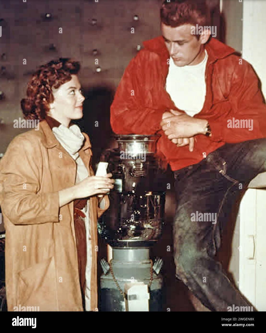 REBELL OHNE URSACHE 1955 Warner Bros Pictures Film mit James Dean als James „Jim“ stark und ...