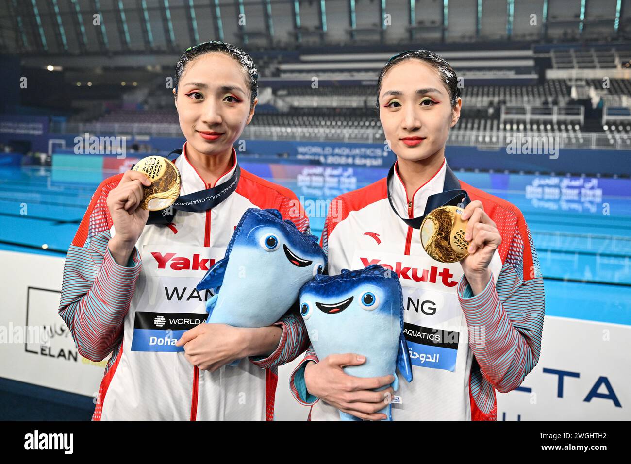 Doha, Katar. Februar 2024. Wang Liuyi/Wang Qianyi aus China posieren ...