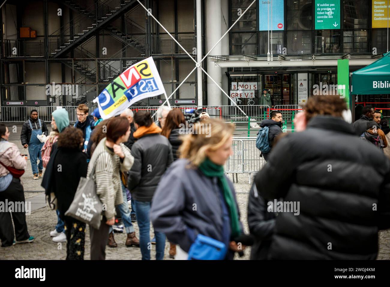 ©THOMAS PADILLA/MAXPPP - 05/02/2024 ; PARIS, FRANKREICH ; MANIFESTATION DEVANT LE CENTRE ...