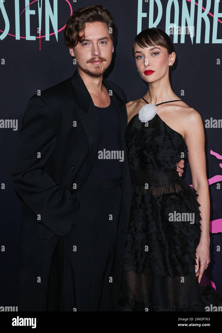 HOLLYWOOD, LOS ANGELES, KALIFORNIEN, USA - 5. FEBRUAR: Cole Sprouse und ...