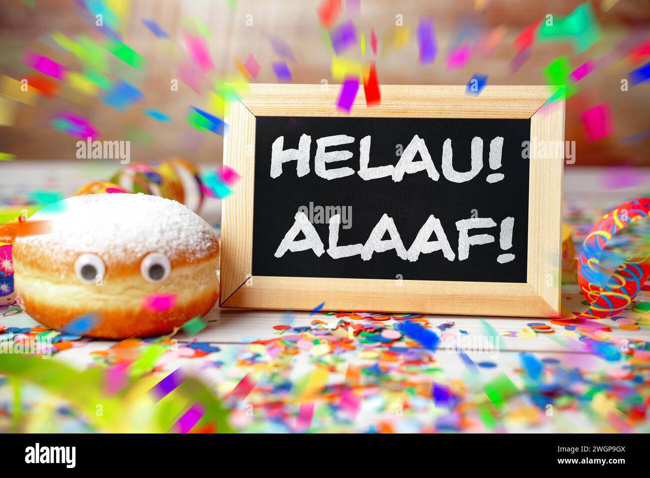 6. Februar 2024: Helau und Alaaf Narrenruf Schrift auf einem Schild zu ...