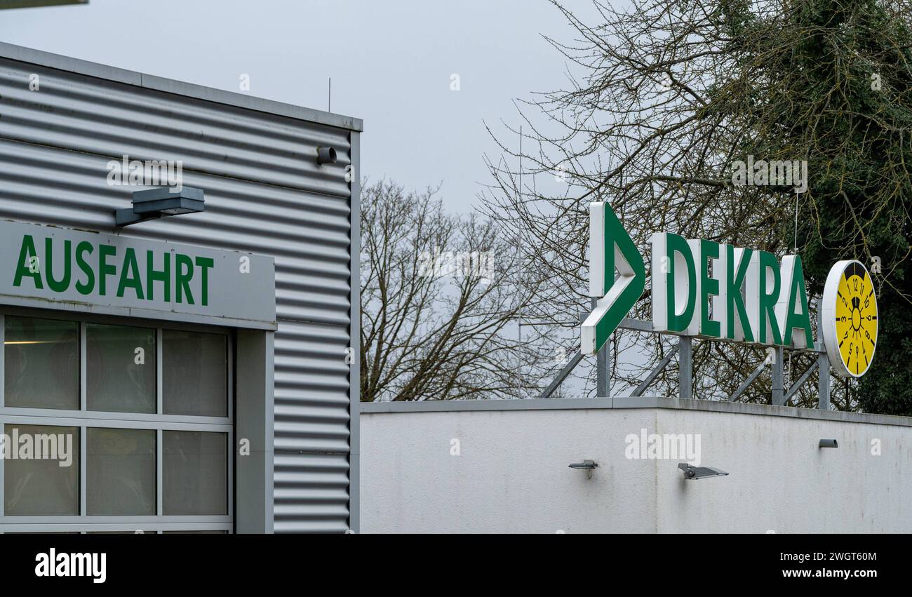 DEKRA Prüfstelle Außenwerbung 06.02.2024, Limburg: Symbolfoto ...