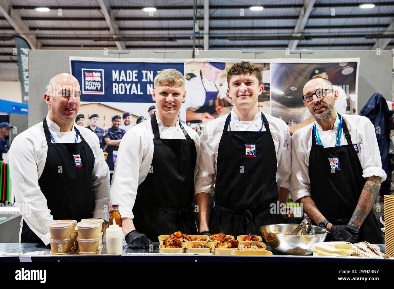 Die Köche der Royal Navy kochen live auf der Source Food, Drinks ...