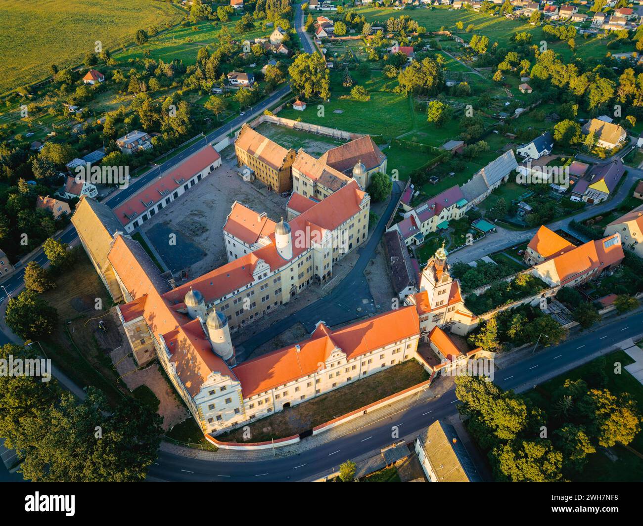 Luftbild Renaissanceschloss Lichtenburg das Schloss Lichtenburg ist ein ...