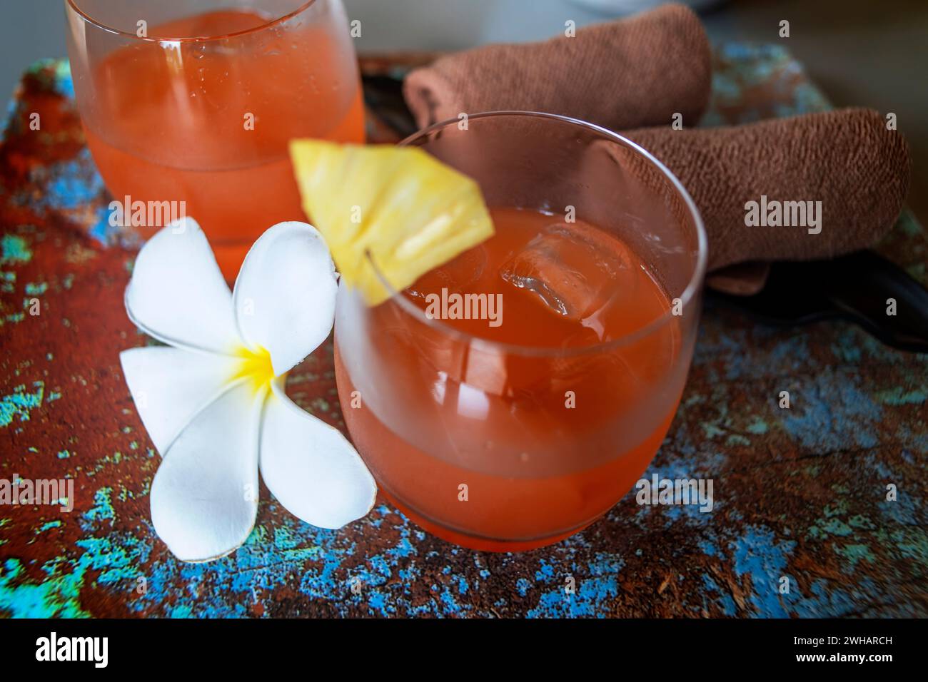 Tee im Spa des Outrigger maledives Maafushivaru Luxusresorts, South Ari ...