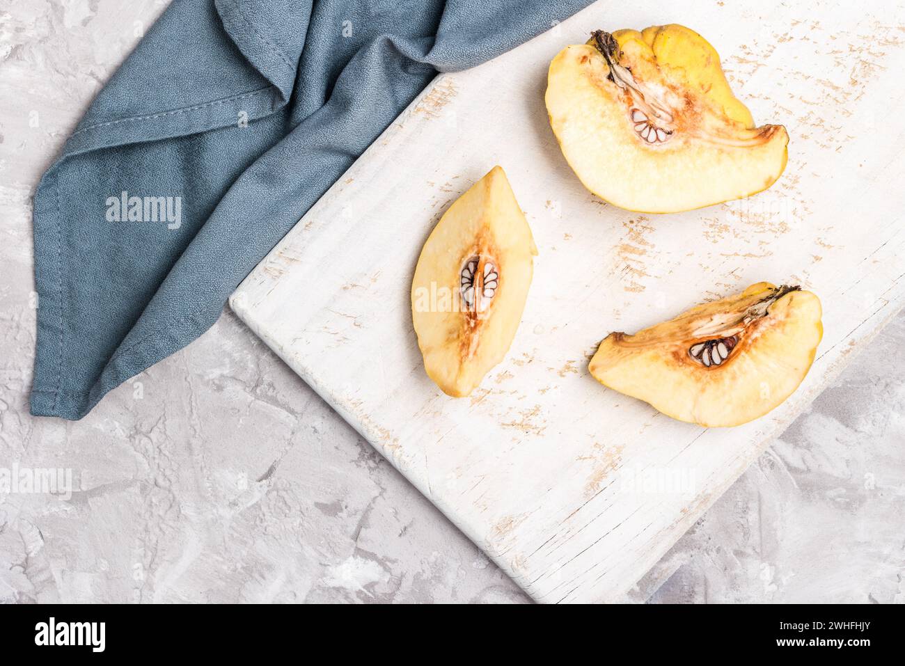 Quitte ernte korb -Fotos und -Bildmaterial in hoher Auflösung – Alamy
