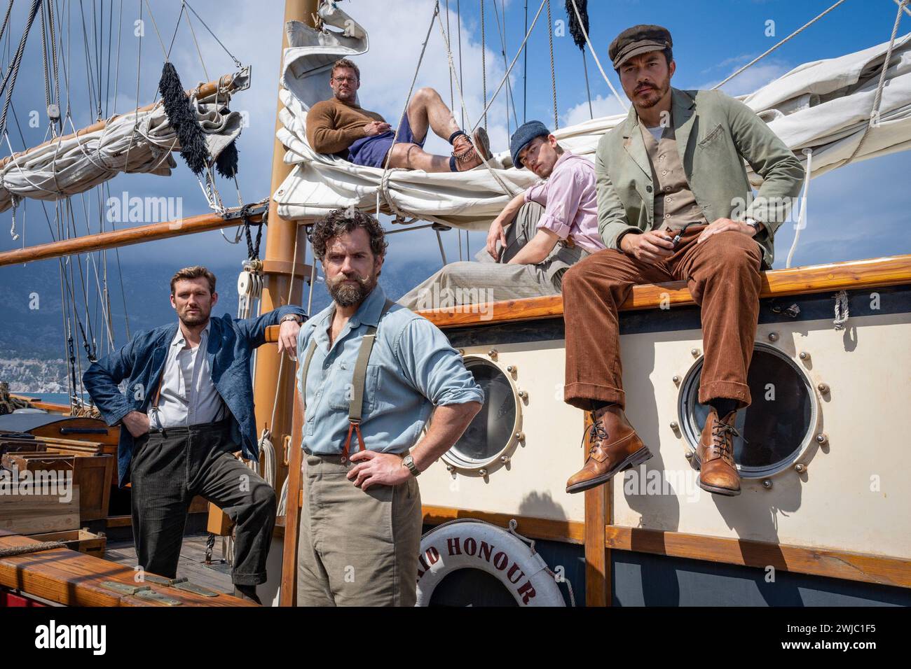 DAS MINISTERIUM FÜR UNGLEICHE KRIEGSFÜHRUNG, von links: Alex Pettyfer ...
