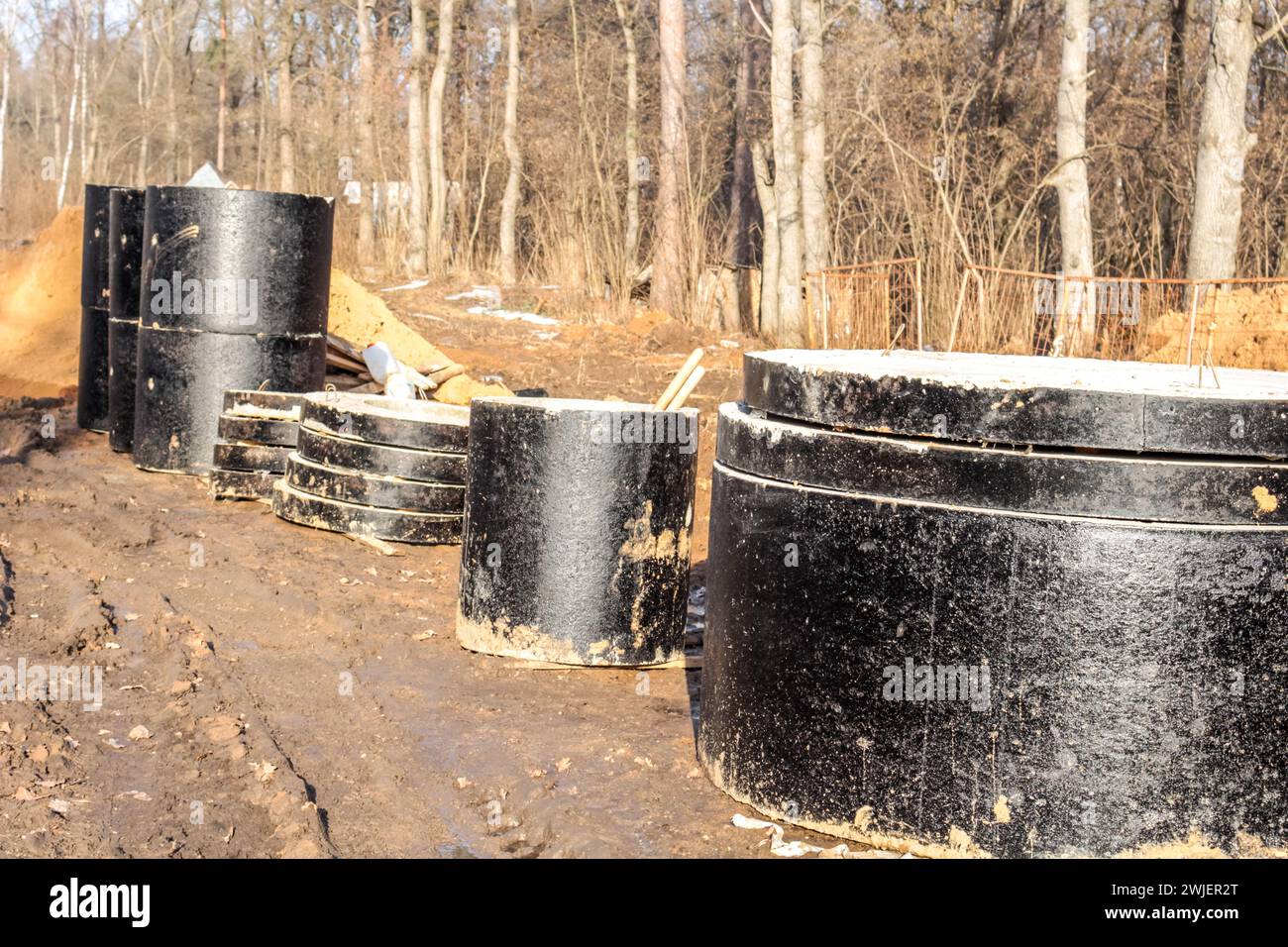 Reinforced concrete water tank -Fotos und -Bildmaterial in hoher Auflösung – Alamy