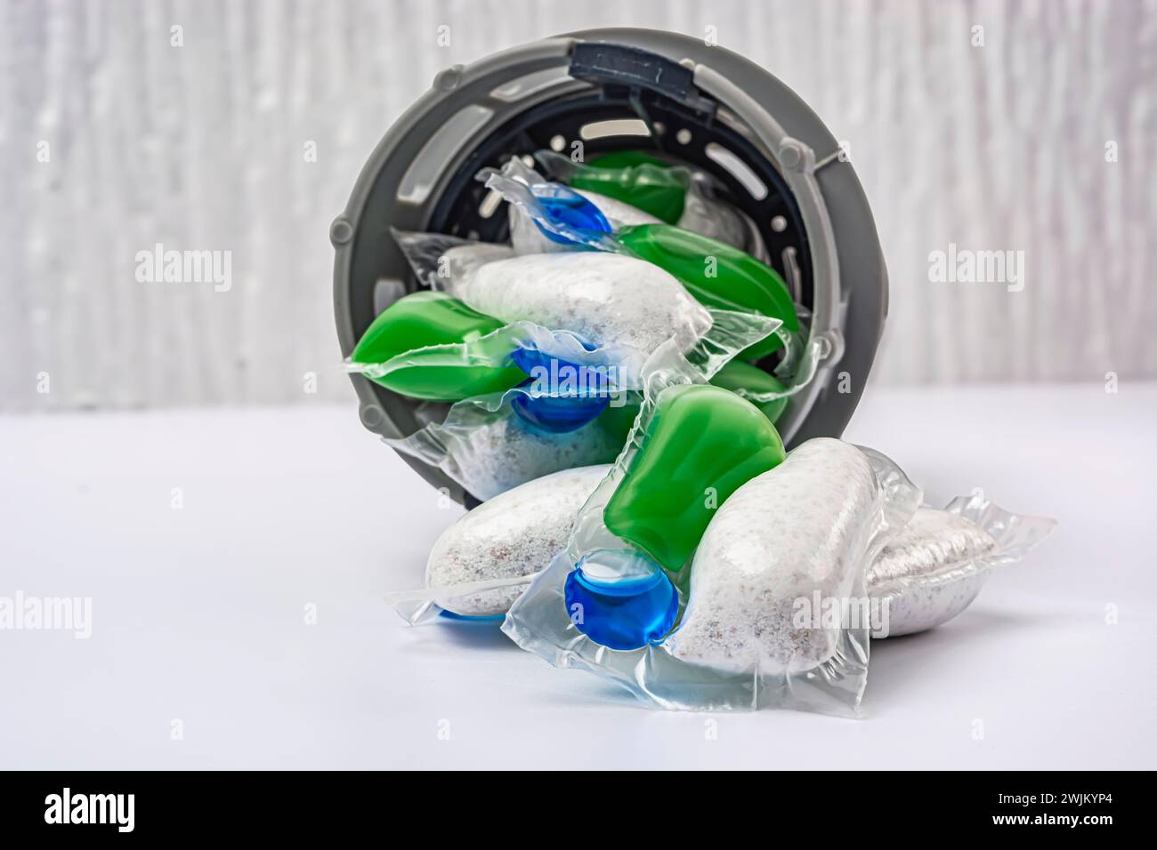 Spülmaschine einräumen verktor -Fotos und -Bildmaterial in hoher ...