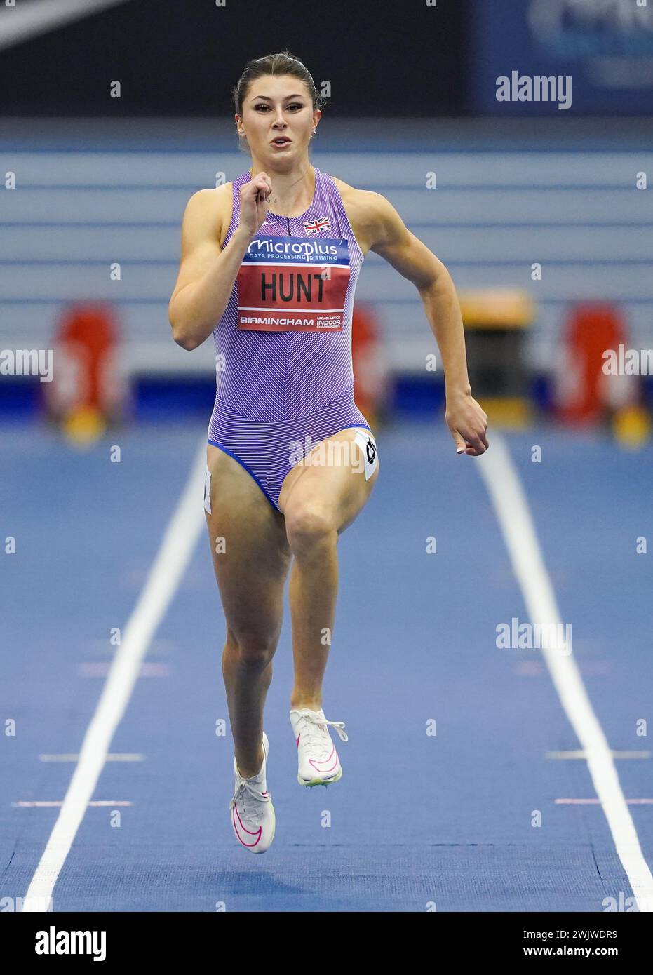Amy Hunt gewinnt die 60m - Women Heat 5 am ersten Tag der Microplus UK ...