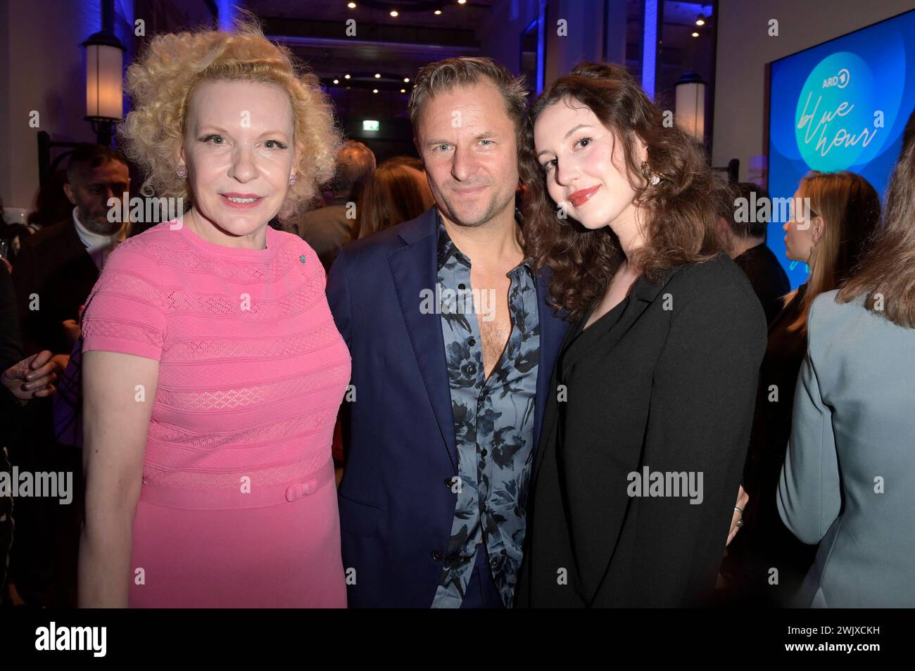 Sunnyi Melles, Philipp Hochmair und Leonille Elisabeth Judith Maria ...