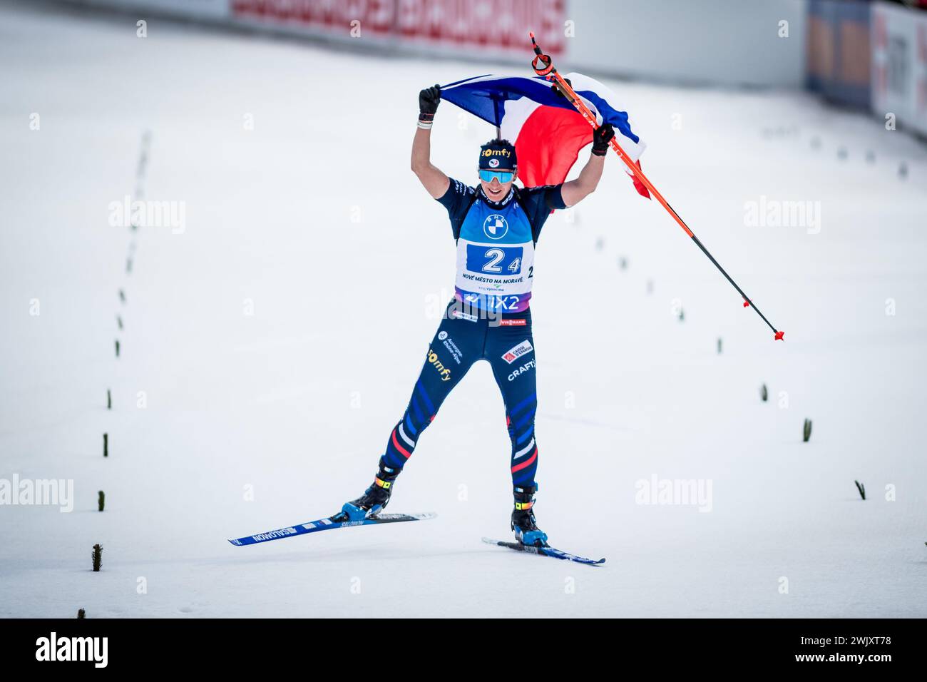 Julia Simon von Frankreich im Einsatz beim 4x6-km-Staffellauf der ...