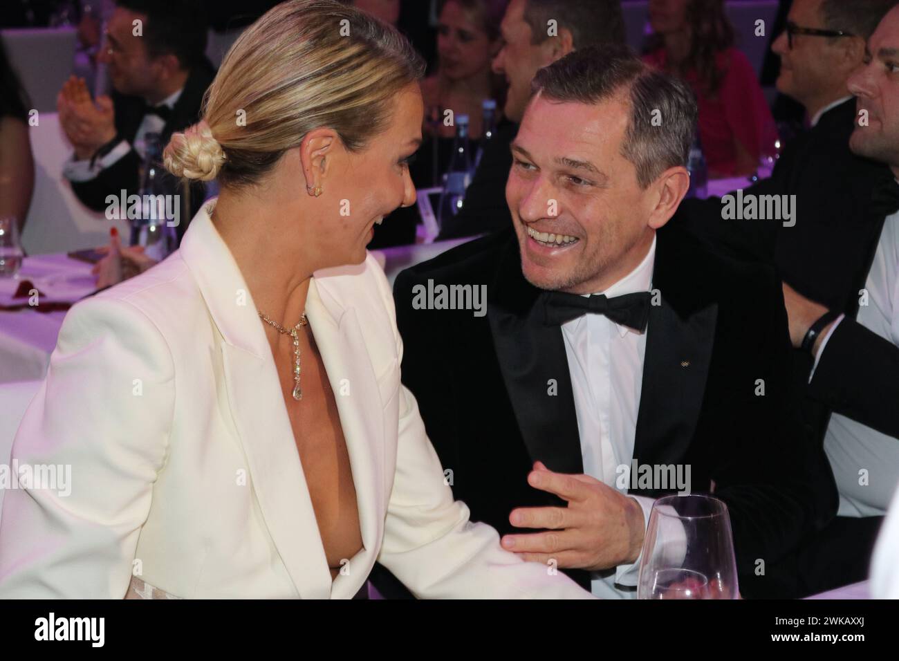 FRANKFURT, 17. Februar; Franziska van Almsick und Michael MRONZ während der 53. Ball des Sports ...