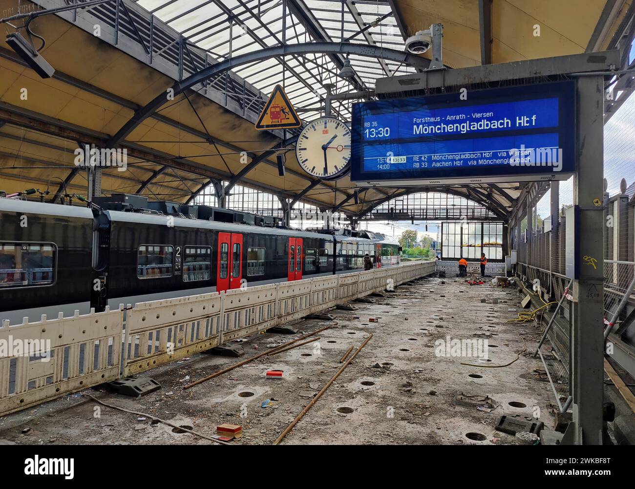 Deutschland krefeld hauptbahnhof -Fotos und -Bildmaterial in hoher ...
