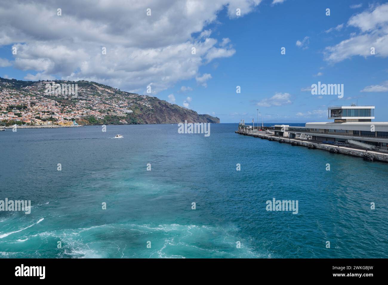 Boote hafen dock hafen schifffahrt -Fotos und -Bildmaterial in hoher ...