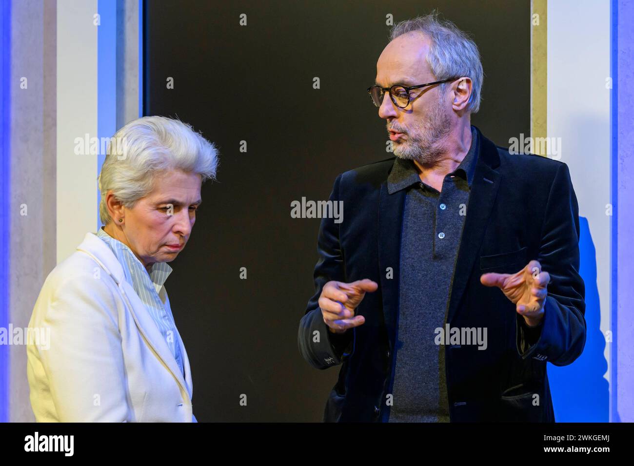 V.l. Marie-Agnes Strack-Zimmermann, FDP Verteidigungspolitikerin ...