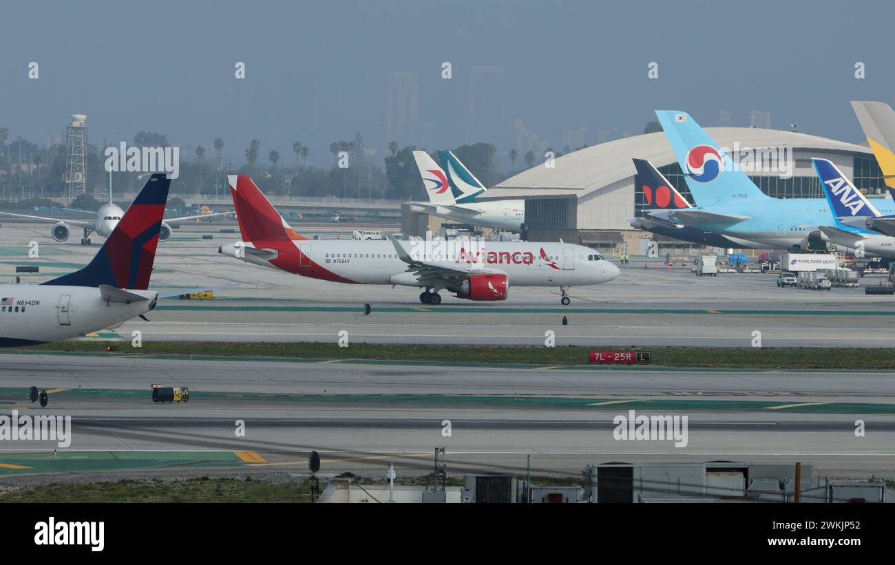 N769AV Avianca El Salvador Airbus A320neo am Los Angeles International ...
