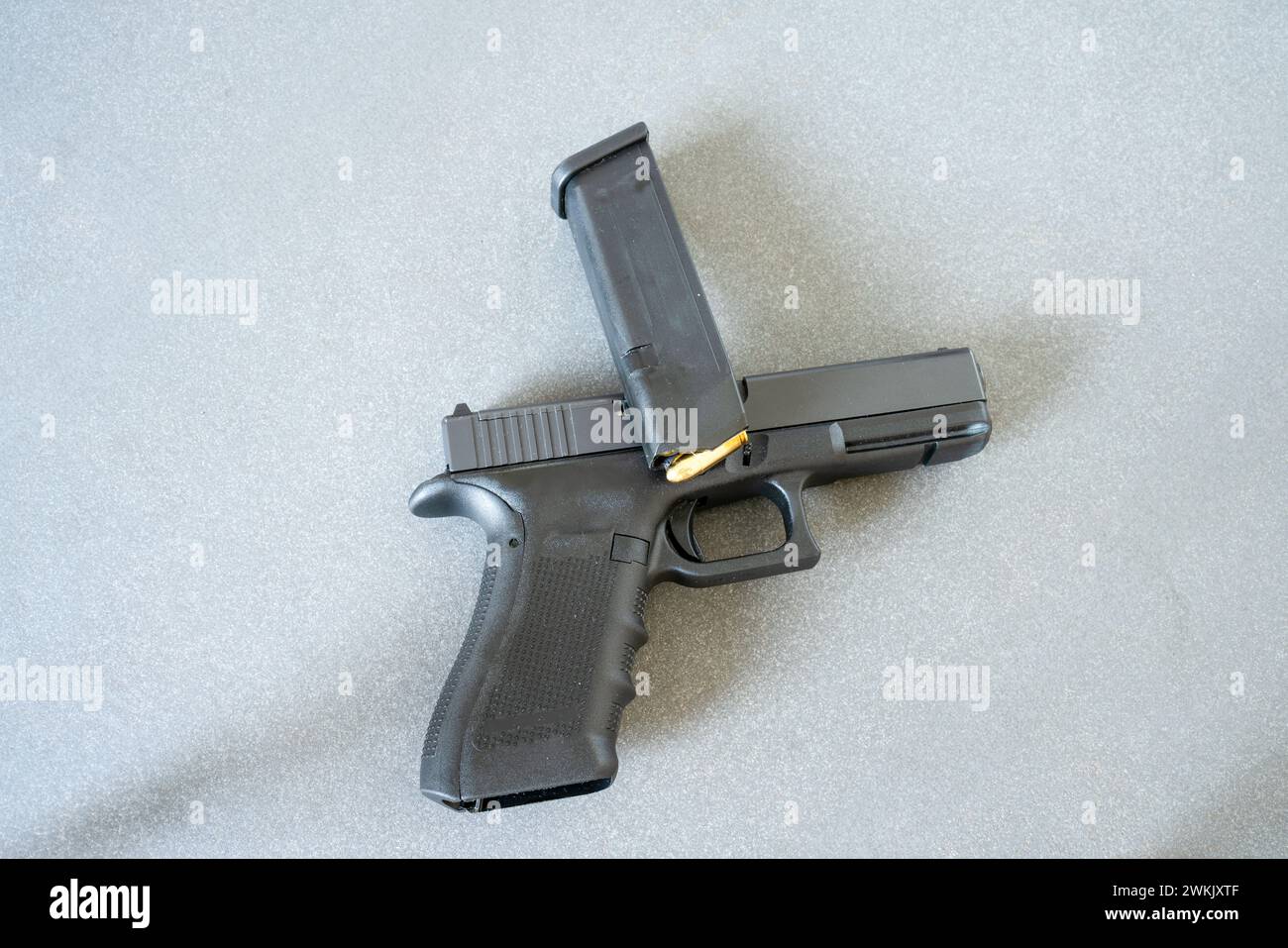 Pistol magazine -Fotos und -Bildmaterial in hoher Auflösung – Alamy