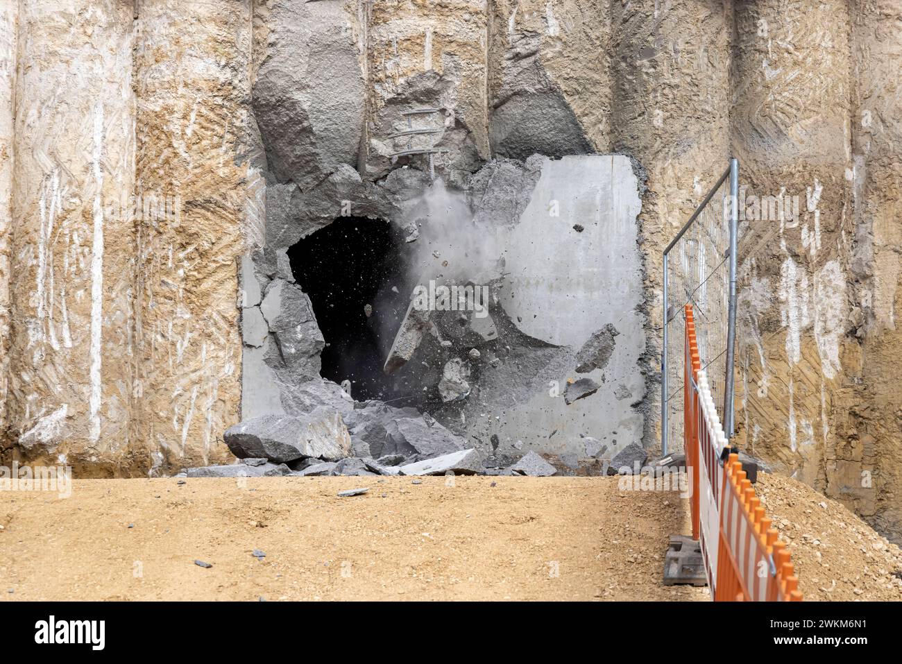Symbolischer Tunneldurchschlag an der 660 Meter langen genannt große ...