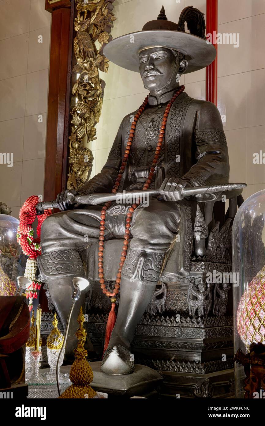 Statue von König Taksin dem Großen (1734-82), König von Siam mit der ...