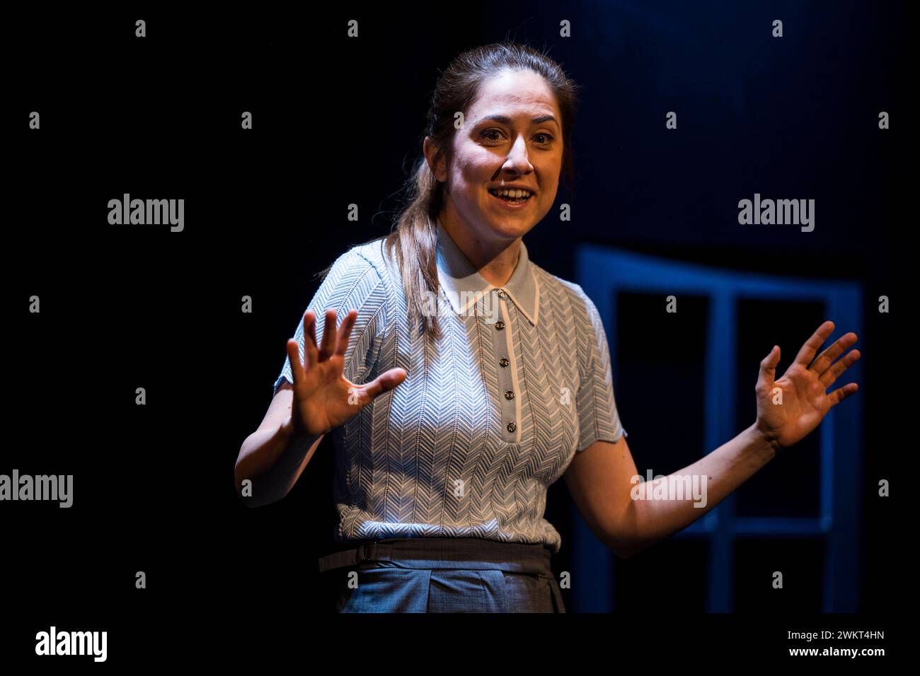 Schauspielerin Vidina Popov spielt bei einer Fotoprobe zum Stück fremd ...