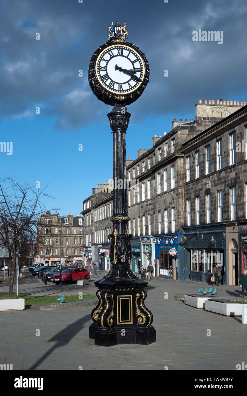 Edinburghs historische Londoner Straßenuhr aus dem Jahr 1857, die heute ...