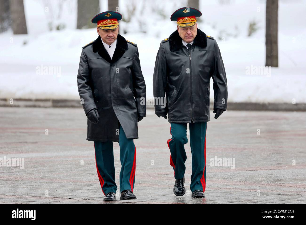 Russian Defense Minister Sergei Shoigu, left, and Commander-in-Chief of ...