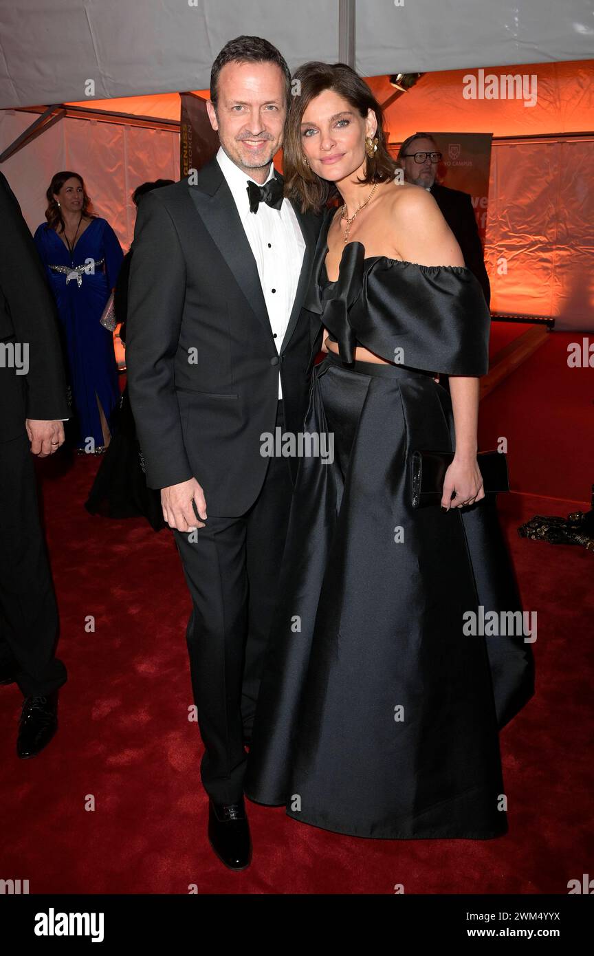 Till Brönner mit Ehefrau Nadia Dassouki beim 16. SemperOpernball 2024 ...