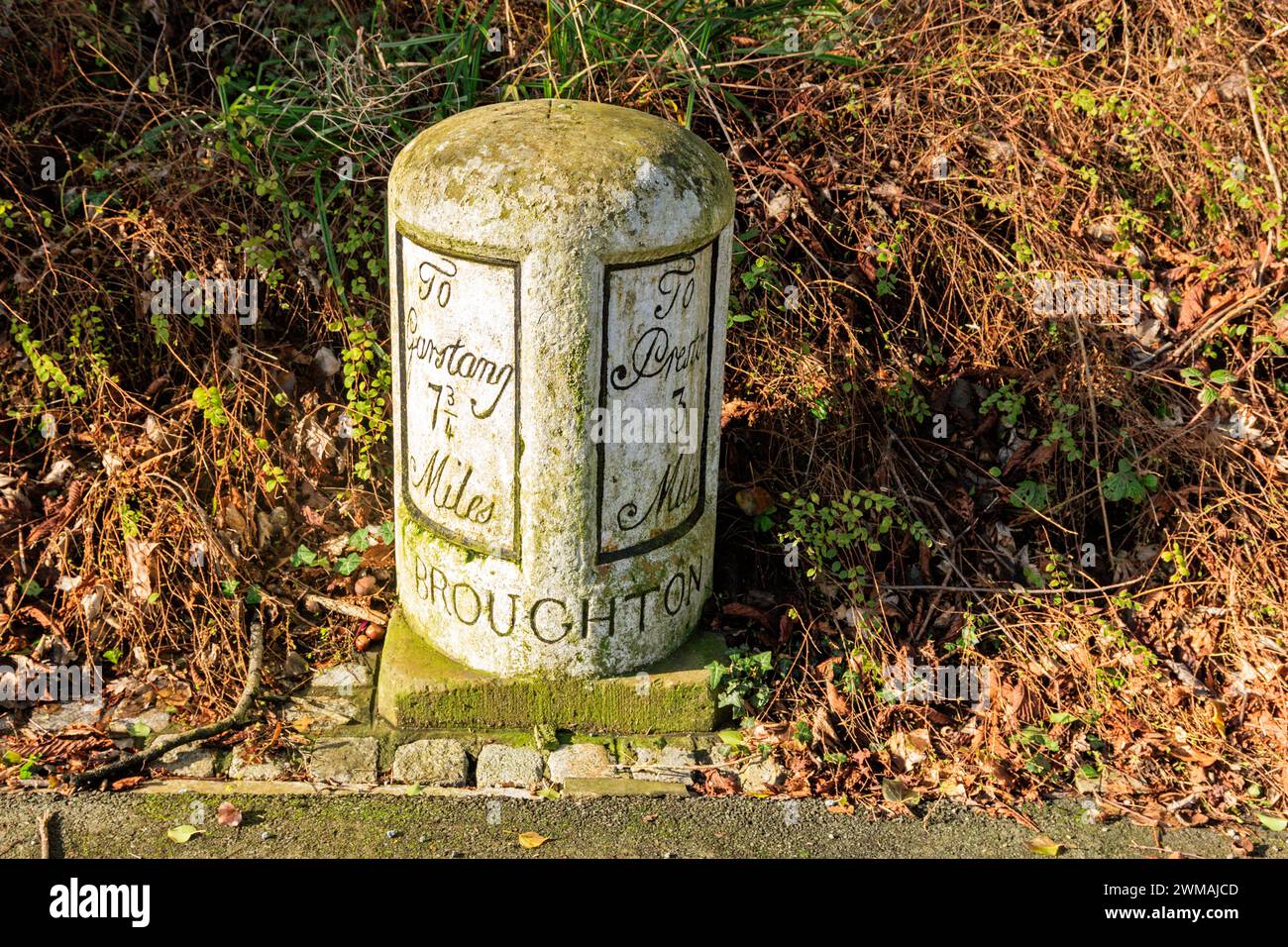 Der zweite von neun Meilensteinen zwischen Preston und Garstang, der ...