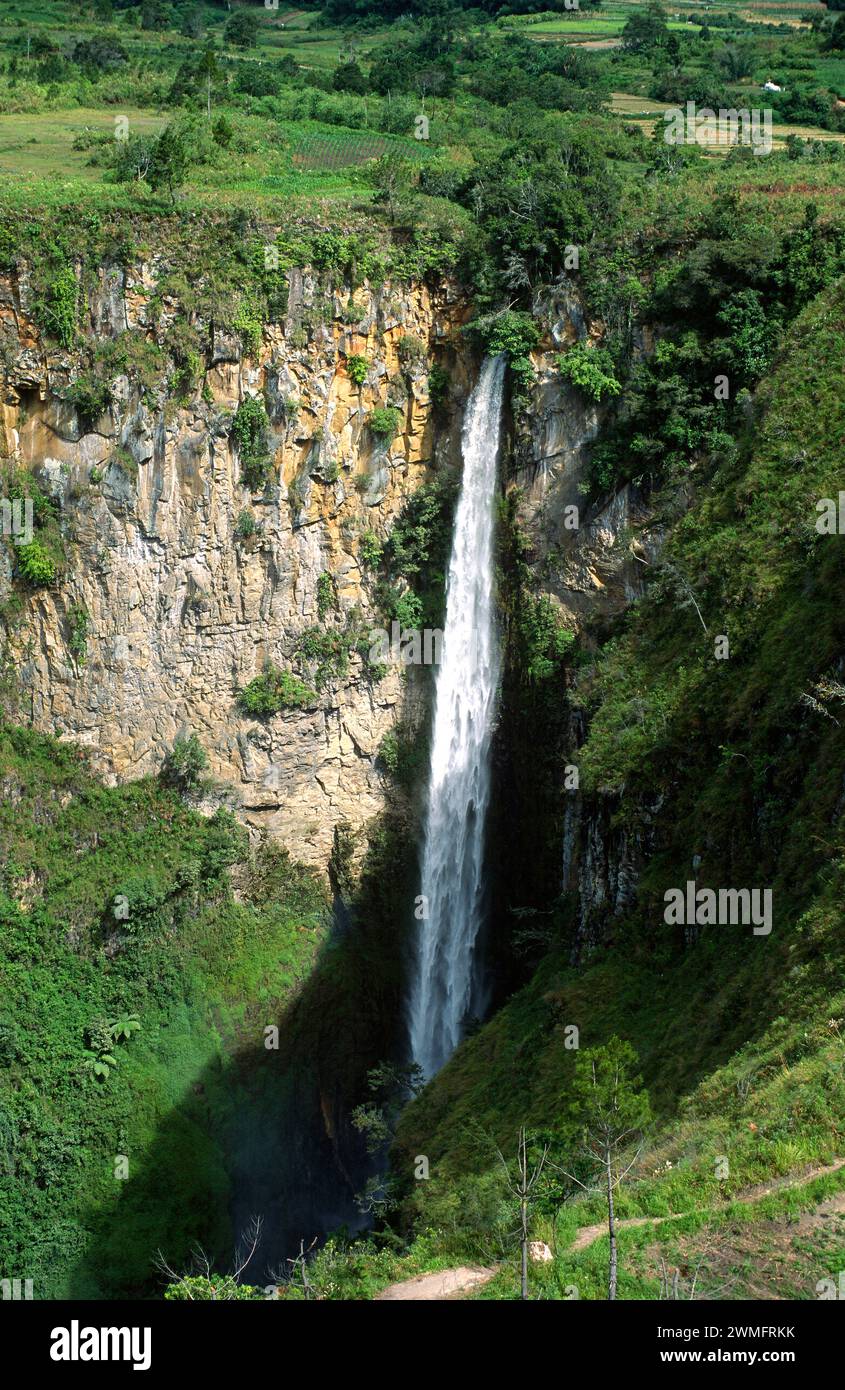 Sipisopiso wasserfall -Fotos und -Bildmaterial in hoher Auflösung – Alamy