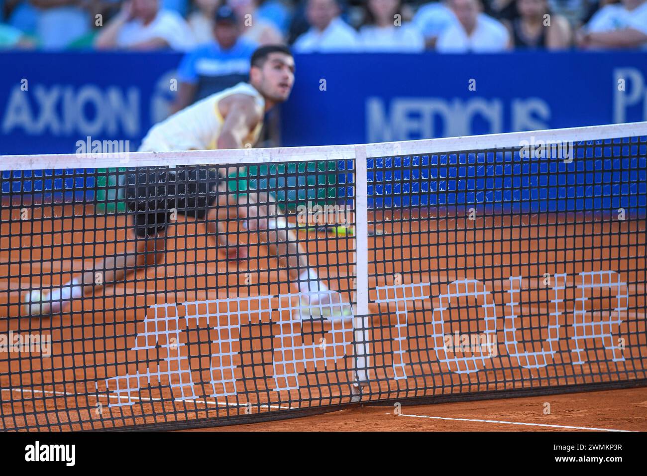 Carlos alcaraz volley -Fotos und -Bildmaterial in hoher Auflösung – Alamy