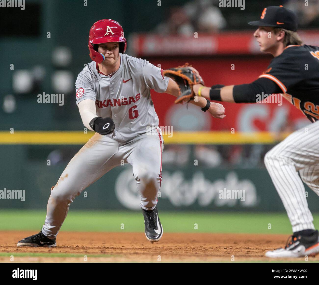 Cypress, Texas, USA. Februar 2024. BEN MCLAUGHLIN (6) aus Arkansas ...