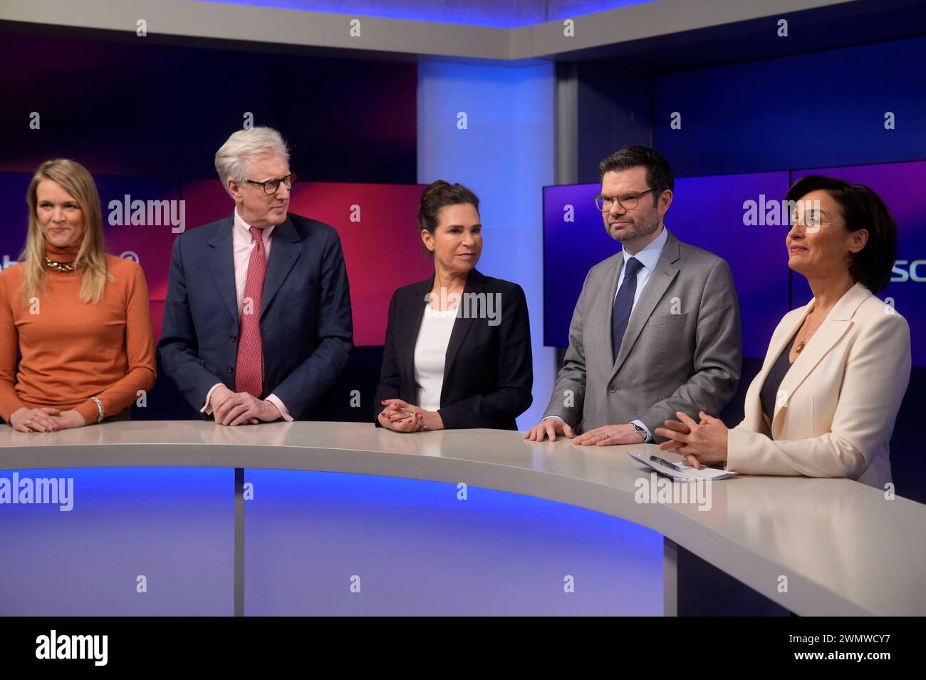 Julie kurz, Theo Koll, Dagmar Rosenfeld, Marco Buschmann und Sandra ...