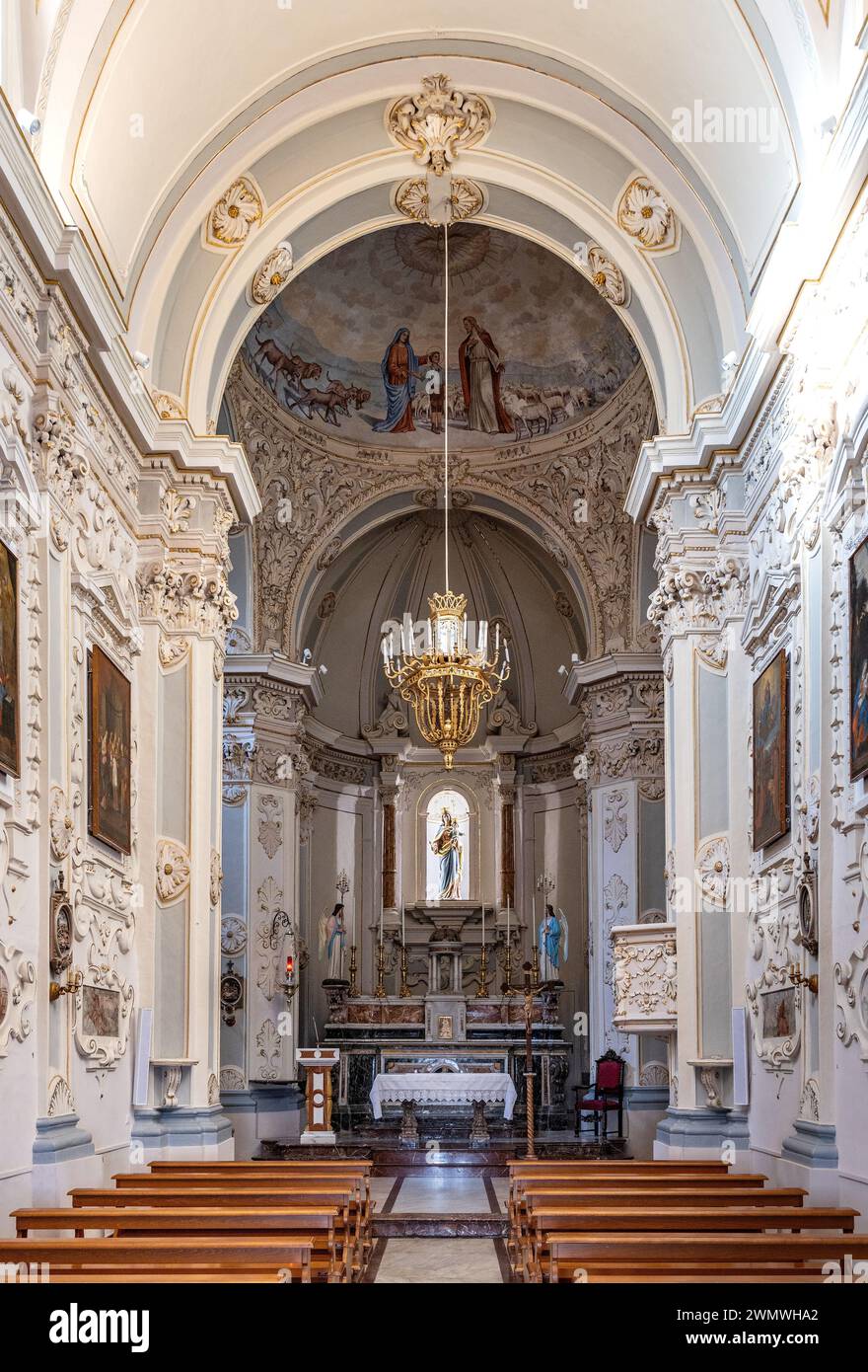 Taormina, Sizilien, Italien - 15. Februar 2023: Hauptschiff und ...