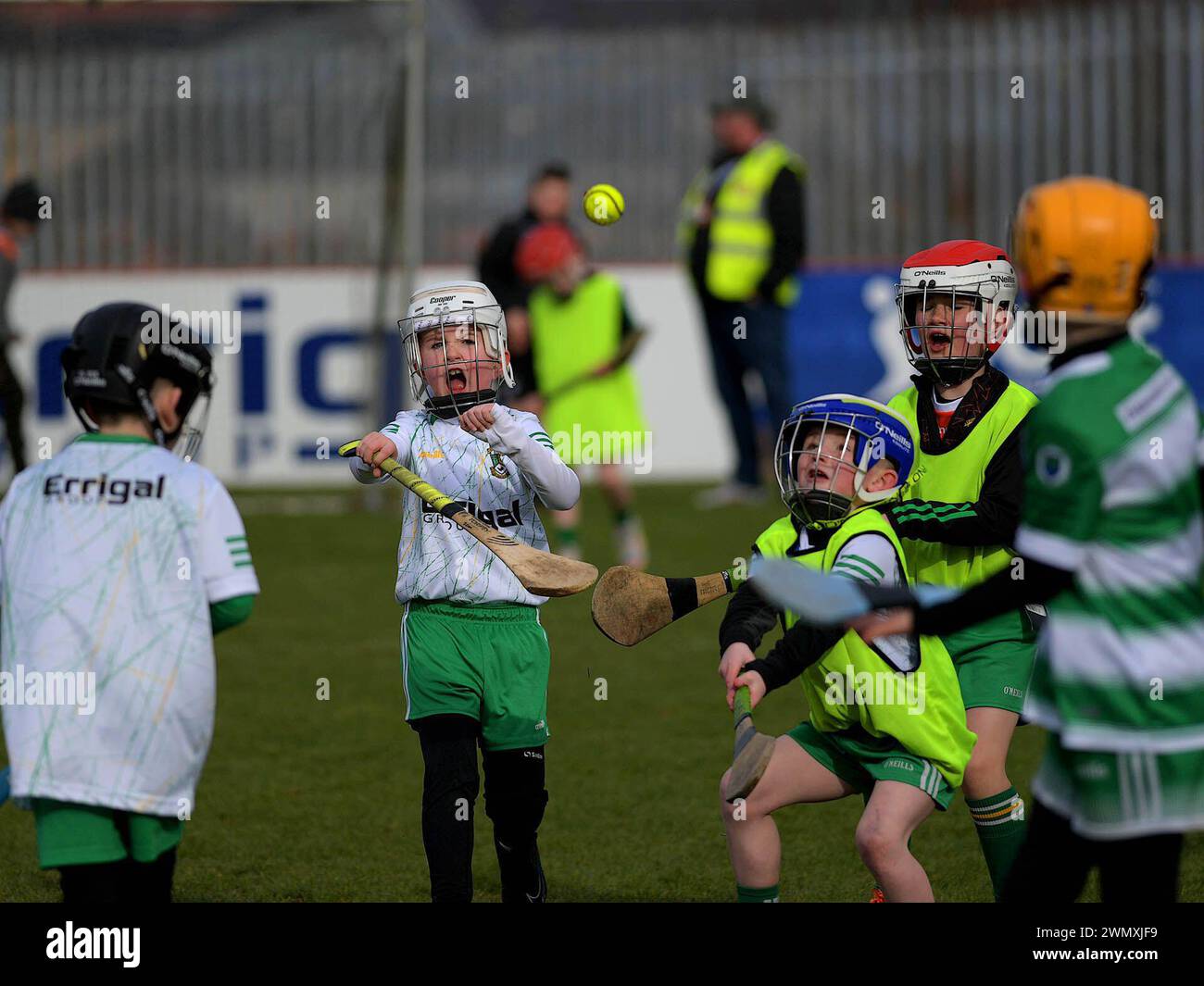 Kinder spielen gaa -Fotos und -Bildmaterial in hoher Auflösung – Alamy