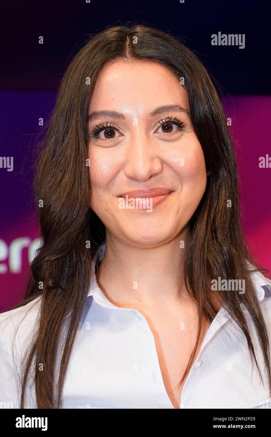 Alev Dogan in der ARD-Talkshow maischberger im Studio Berlin Adlershof ...