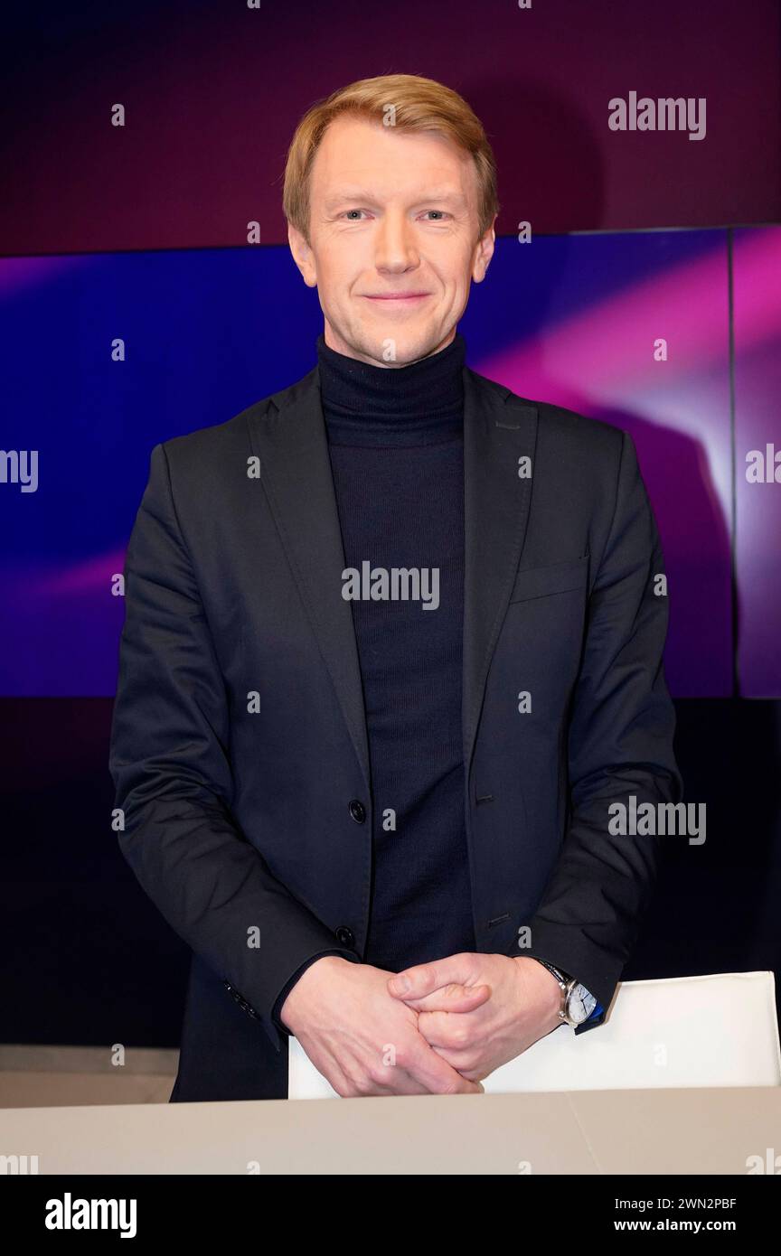 Markus Preiß in der ARD-Talkshow maischberger im Studio Berlin ...