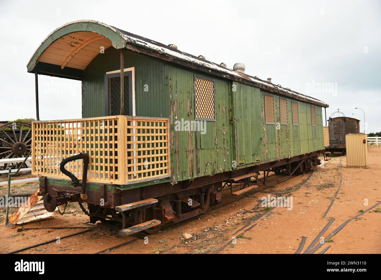 Struttura tipo cabina in legno -Fotos und -Bildmaterial in hoher Auflösung – Alamy